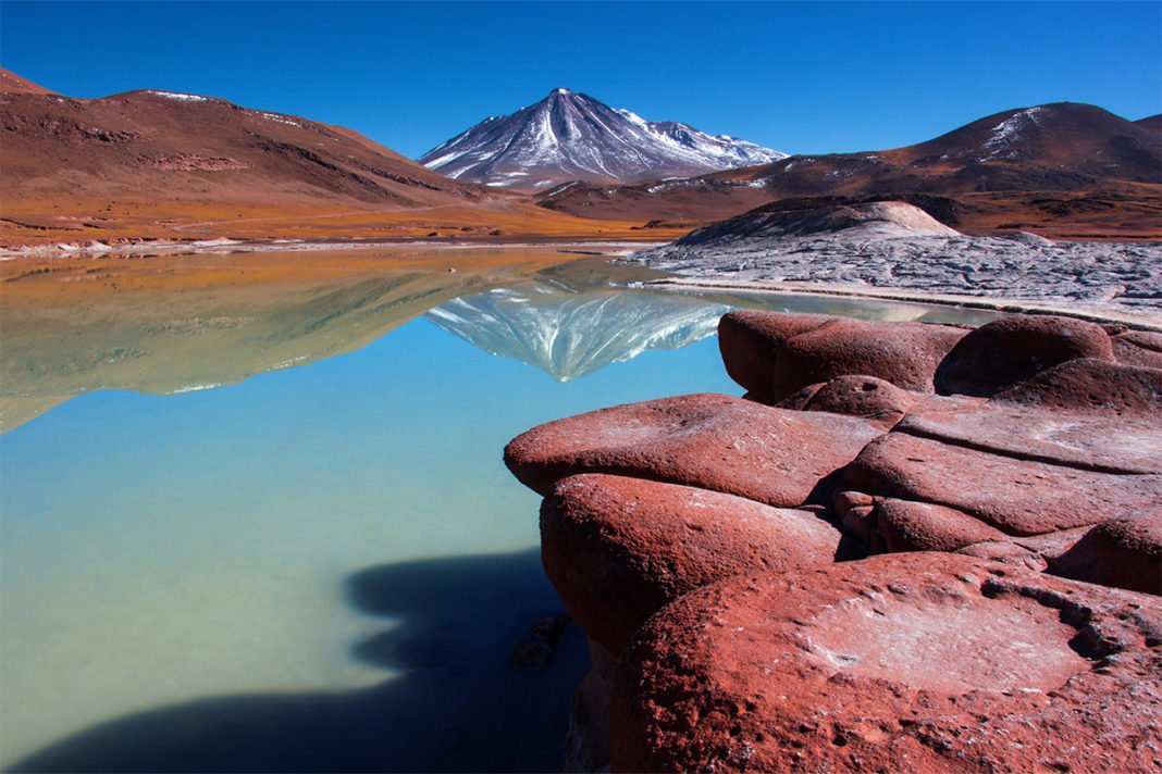 Pustynia Atacama - Księżycowa Dolina, gorące źródła i gejzery